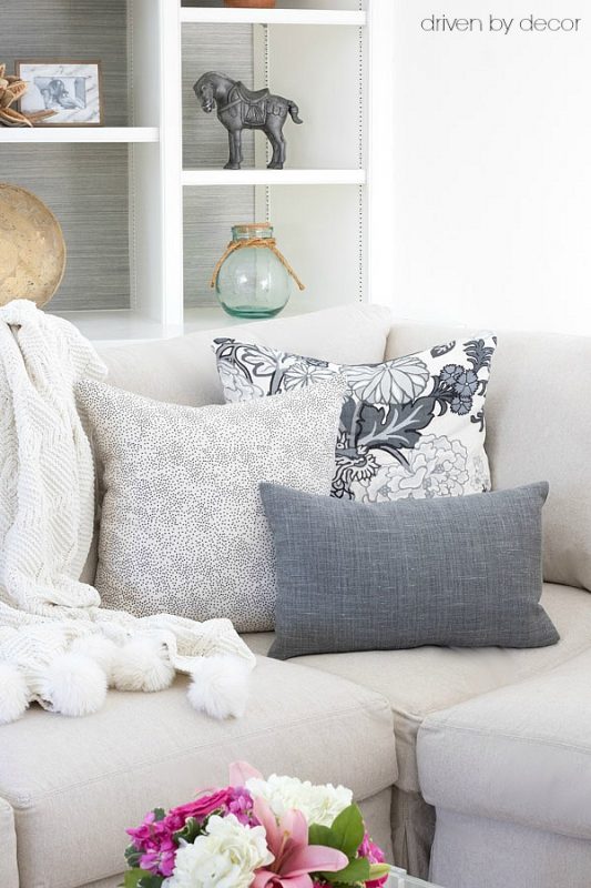 How to Arrange Throw Pillows on a Couch - Driven by Decor How to Arrange Throw Pillows on a Couch - Driven by Decor