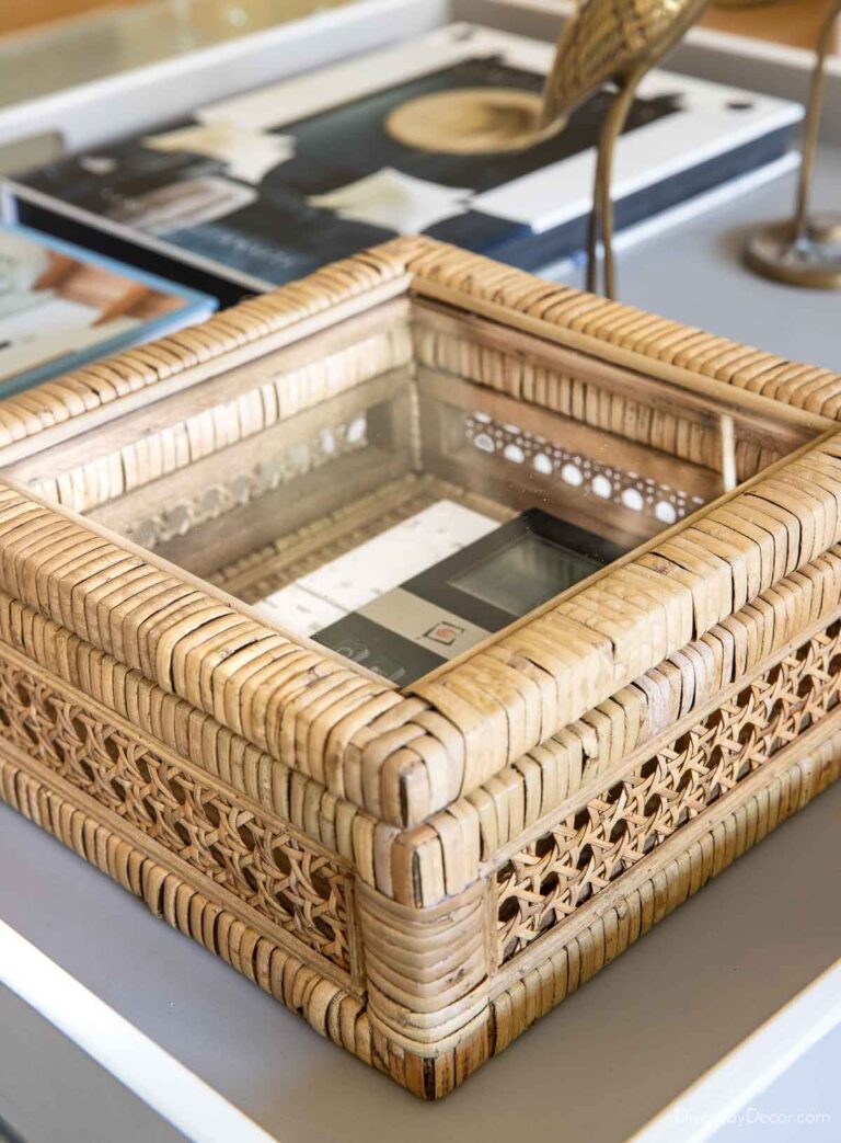 How to Decorate a Round Coffee Table: Simple Tips for a Stunning Look ...