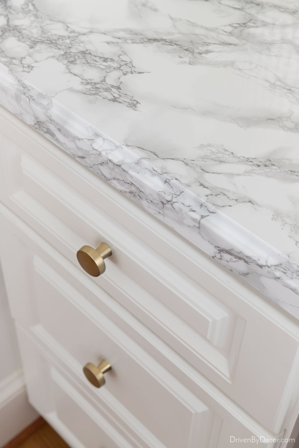 Marble Contact Paper Countertops: A Simple DIY to Cover Ugly Counters ...