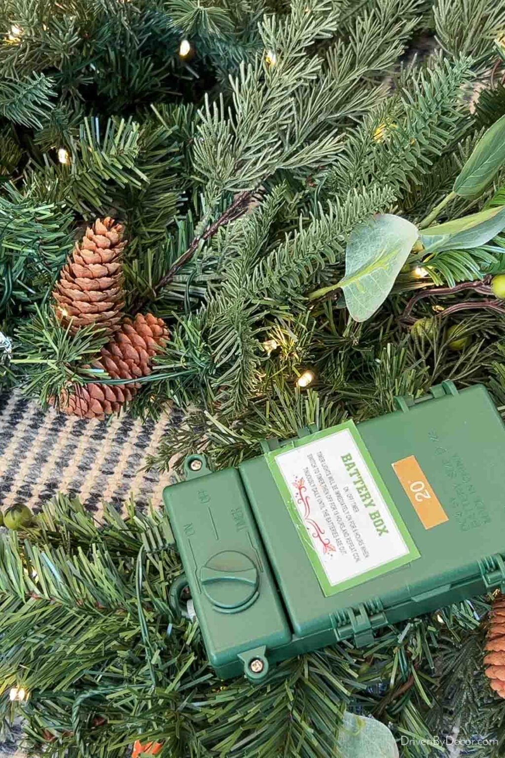 Simple Tips for Hanging a Garland on Your Mantel - Driven by Decor